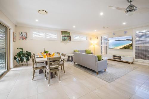 27a Dowling St - Ducted Air Con, Ground Floor, Close To The Waterfront - Nelson Bay