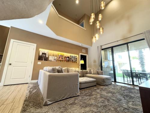 Luxurious 4bed Villa Just 10 Minutes From Disney! Private Bbq - Celebration, FL