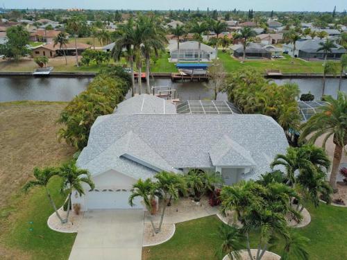 Amazing 4 Bedroom Waterfront Villa With Gulf Access - Fort Myers, FL