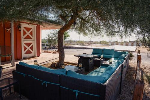 Room 5 - Downtown Joshua Tree Motel - Pet Friendly - Walk To Shops & Visitor Center, Minutes To Park - Joshua Tree, CA