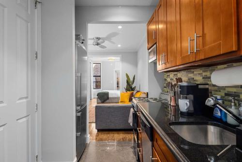 Lower East Side 2br With Private Patio - New York