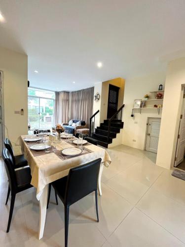 Spacious 2br Pool Villa Beach Front At Hua Hin - Prachuap Khiri Khan