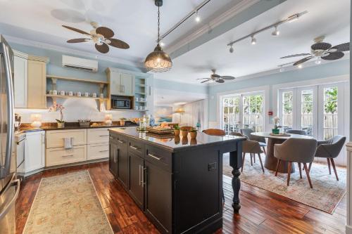 The Geiger Suite At Inn On Fleming Key West! - Key West, FL