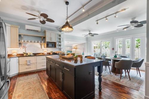 The Mallory Suite At Inn On Fleming Key West! - Key West, FL