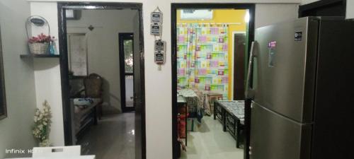 Karachi Gulshan-e-iqbal Block 3 Furnished 2 Bedrooms Drawing & Dinning Near Disco Bakery-families On - Karachi