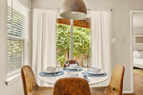 Serene Soco Escape, Walk To Cafes And Free Parking - Bouldin Creek - Austin
