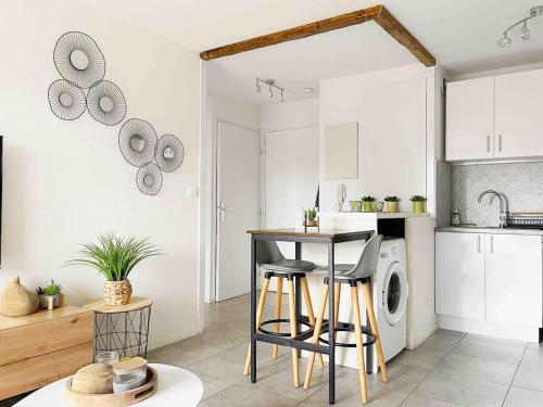 Bara ,Balcony ,Parking ,Patte D'oie Neighborhood - Toulouse