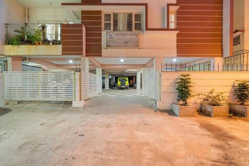303 Woods 2bhk Lift, Koramangala 100feet Road - Bangalore