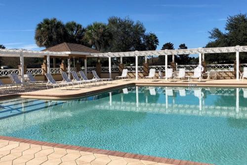Golden Sun Haven, Pool & Golf Path, The Villages - Lake Griffin State Park, Fruitland Park