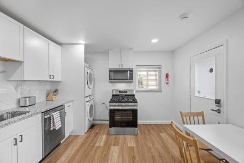 Pittsburgh Millvale Modern And Cozy 1 Bedroom Apartment With Parking - Forest Hills, PA