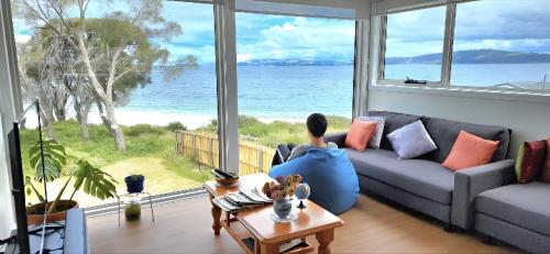 Beach Getaway - Blessington Villa - Bruny Island