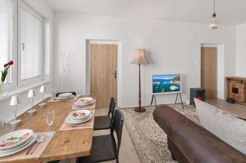 3 Bedrooms And Living Room In Bratislava - Bratislava