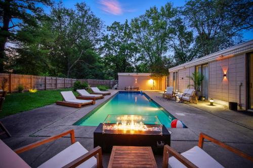The Palms Mirage House Home - Des Moines, IA