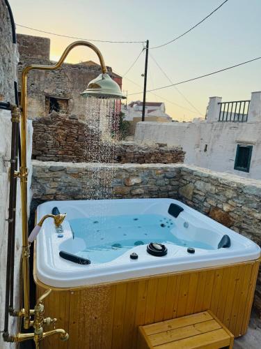 Villa Kastrouna, With Private Heated Jacuzzi - Simi