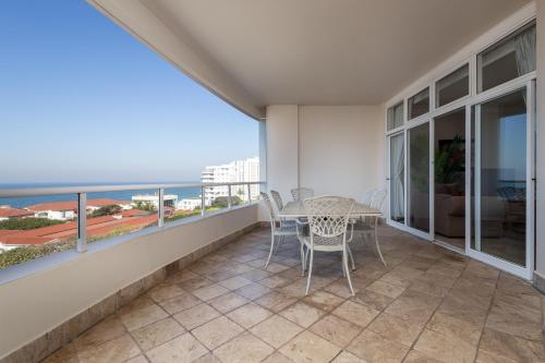 Oyster Rock 303 - Umhlanga