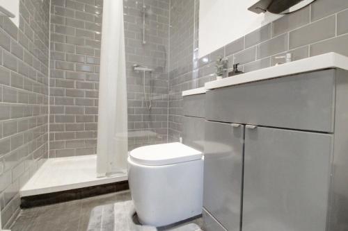1 Bedroom Flat, Next To Train St - ルートン