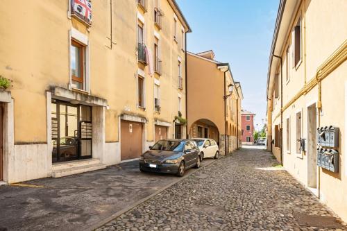 Guesthost - Porta Portello Cozy Apartment Padova - Padua