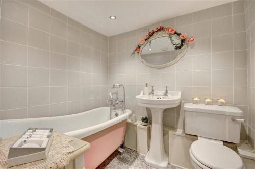Peony Rose Cottage - Whitby, United Kingdom - Updated 2026: Prices and ...