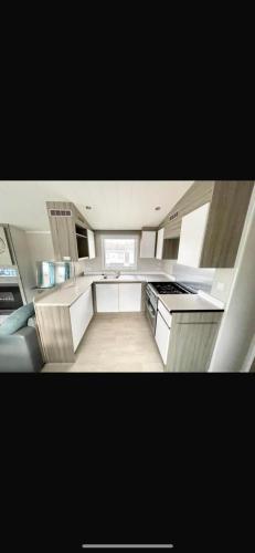 Lyons Robin Hood - 3 Bedroom Static Caravan - Rhyl
