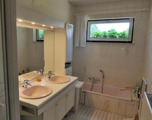 Chambres D'hote Dans Une Villa 4 Facades - Quartier Vert Et Boise - 5 Kms De Namur - Namur