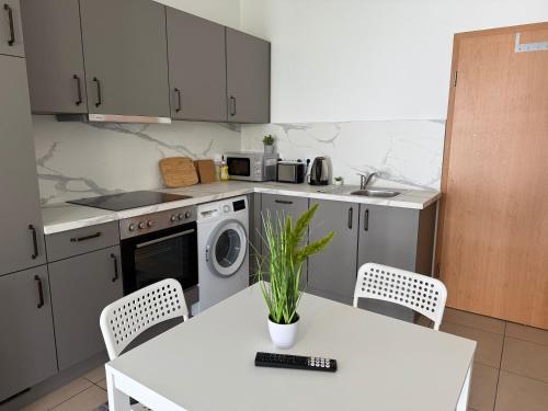 Komfort Studio-apartment Mit Kuche & Balkon - Frankfurt