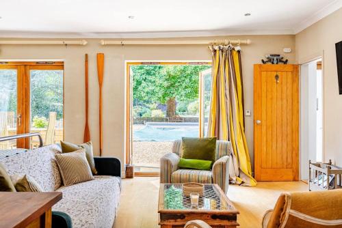 The Old Pool House, Stylish Large Studio In Private Country Estate With Air Con - Bradford-on-Avon
