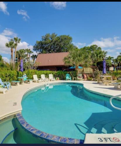 Vibrant Sunsets And Lush Landscaping On Lake Okeechobee - Okeechobee, FL