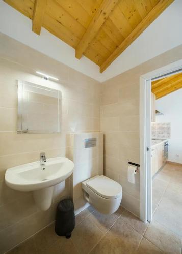 One Bedroom Chalet With Private Bathroom And Kitchen - Alcobaça