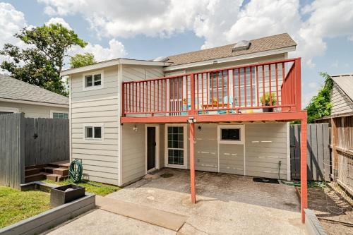 Juniper Cottage 2br Guesthouse With Balcony Near Downtown Houston - Houston, TX