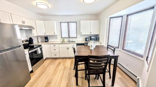 Spacious Downtown 2-bdrm Apartment - Anchorage, AK