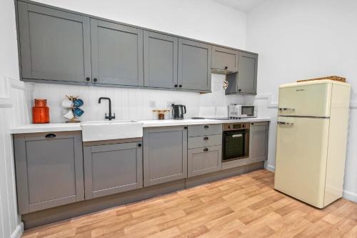 Elegant 3bd Escape - Perfect Central Location - Oban