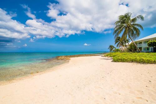 Cocoplum #3 - 2br Oceanfront Condo On Seven Mile Beach - West Bay