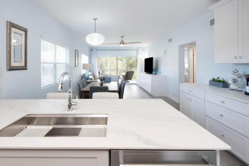 Plantation Village #37 - 2 Br Garden Pool View Condo - West Bay