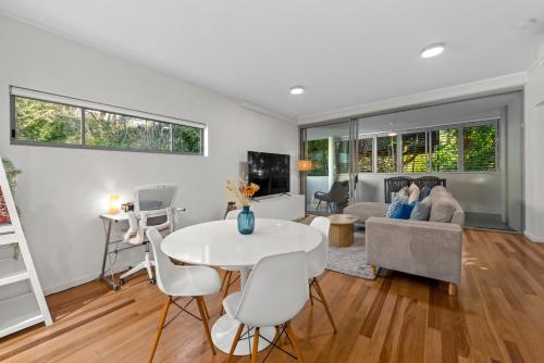 Spacious And Leafy With Pool And Parking - Walk To River - Newstead