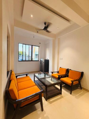 Hotel Atulyam Stays Premium - Prayagraj