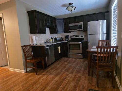 Golden Pines Villa On Choice Ave Steps To Downtown - Dahlonega, GA