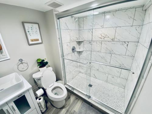 Bright, Stylish And Comfortable Room With Workspace! - Paterson, NJ