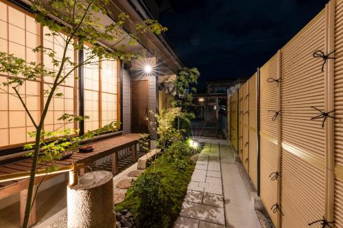 Takayama Showa No Yado-b New Private House With Floor Heating, Free Parking & Supermarket 1 Min - Takayama