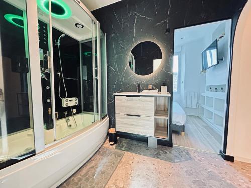 E Mykonos T3 Avec Spa Hammam & Lit King Size - Épernay