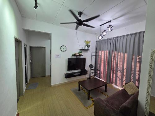 Maryam Homestay Paka - Paka