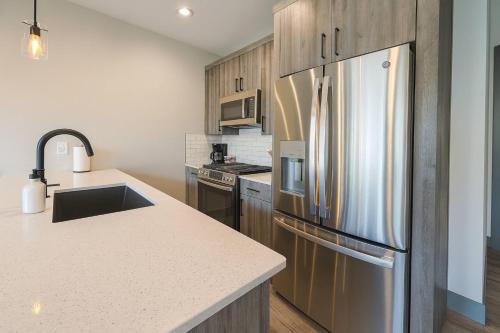 From $57pp - NEW Cozy 1BR Condo w- Balcony & Purgatory Views, Durango ...