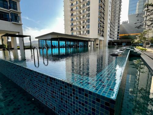 Minimalist Studio Trefoil Setia Alam Linked Bridge To Mall And Convention Centre Near To Nih Peninsu - Setia Alam