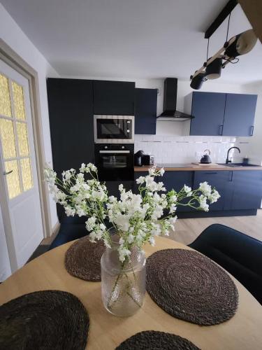 T3 R&b - Hyper Centre - 2 Chambres - 6 Personnes Avec Terrasse - Ardennes