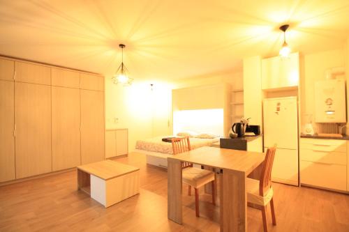 Luxe Neuf - 8mn Pied Rer C-paris-eiffel Tower, Parking Rue Gratuit, Balcon Prive, Matelas Bultex 160 - Arpajon