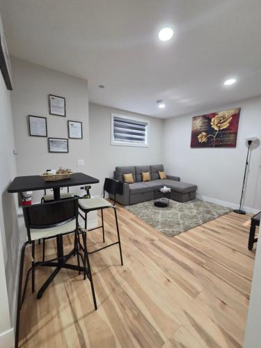 Little Heaven 2br Southwest Calgary - Alberta