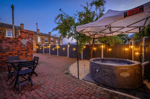 17bfs - Comfortable Home With Hot Tub In Yorkshire - Leeds