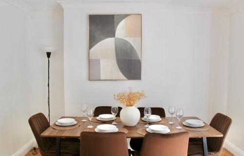 Elysian Nights-palm Garden In Central London- 2 Wc - London