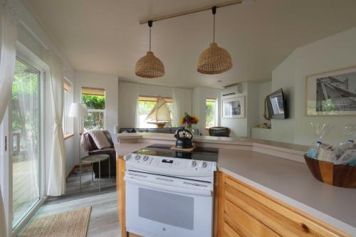 Beach Bungalow 4 - Cannon Beach, OR