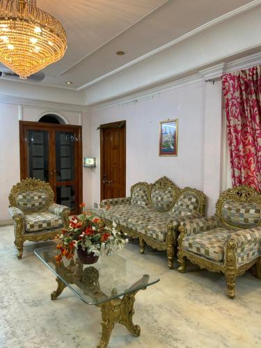 10 Top Hotels in Eluru | Places to Stay w/ 24/7 Friendly Customer Service