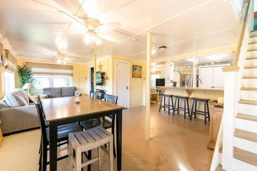 C'est Bon Across From Utv Entry Point! Sleeps 13! - Grand Isle, LA